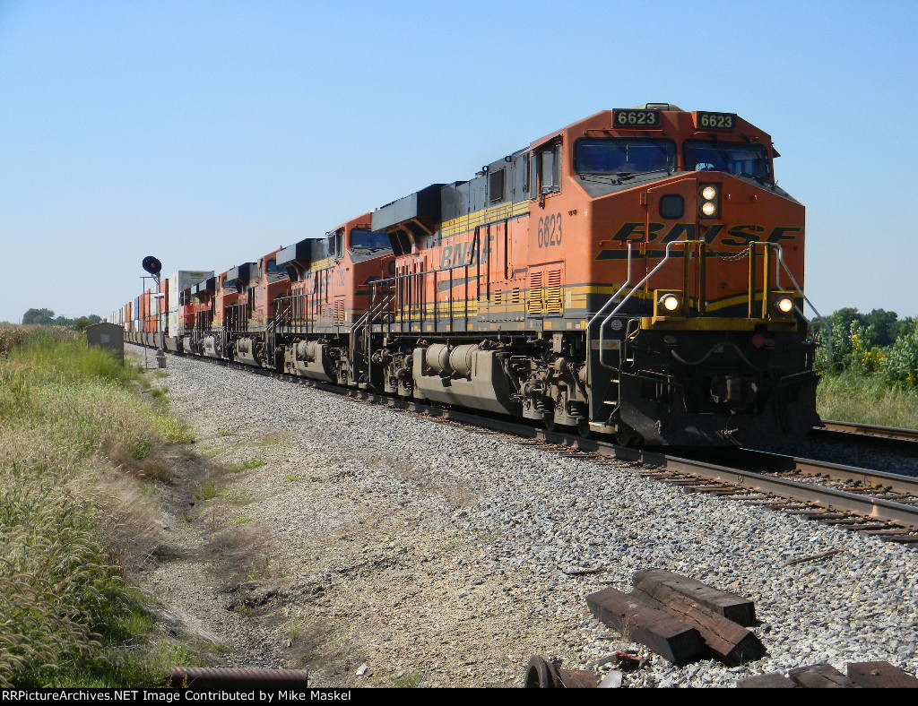 BNSF 6623